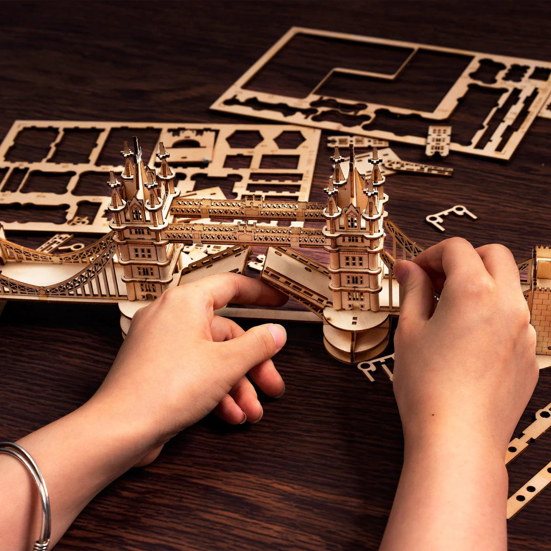 3D Wooden Puzzle: Tower Bridge (with lights) – Toy Soup
